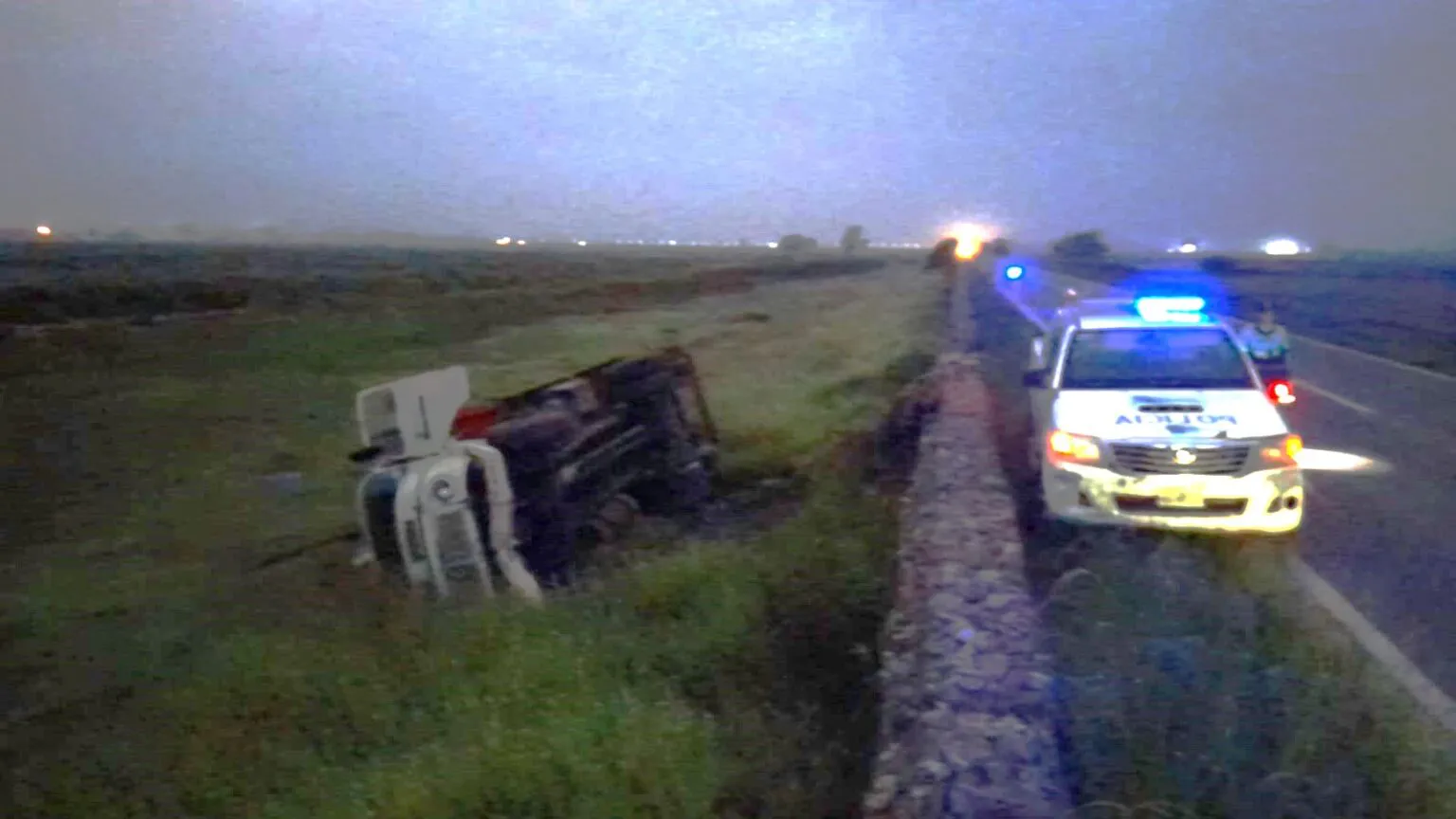 Vuelco de un camión en la ruta 33 llegando a Trenque Lauquen