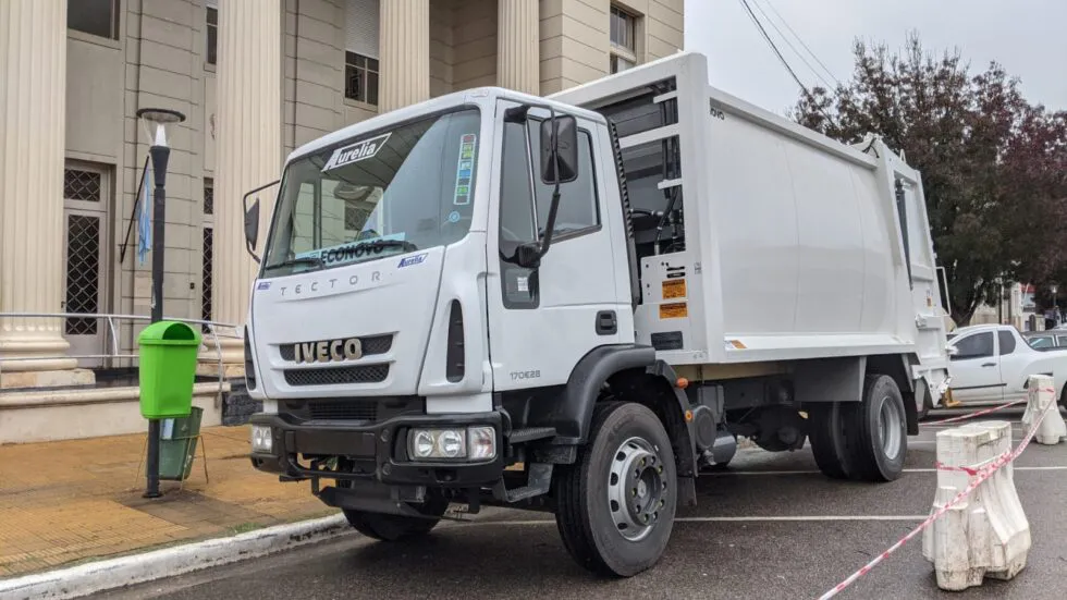 Nuevo camión recolector de residuos para el municipio